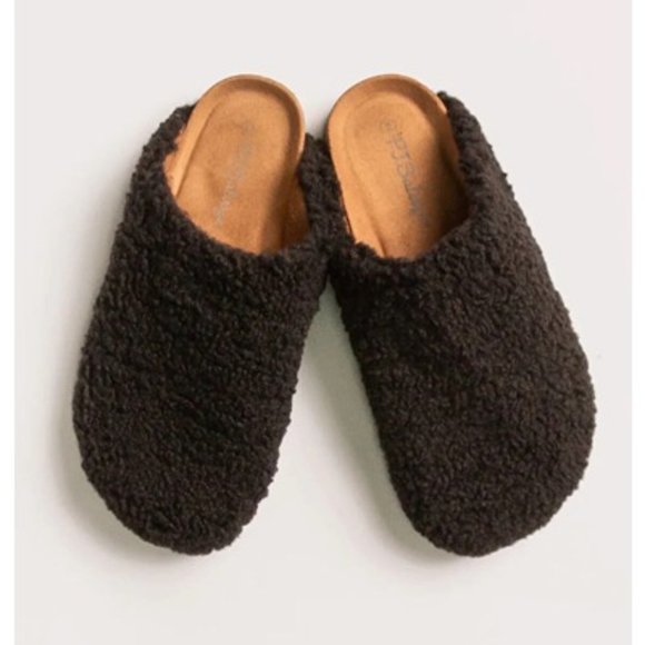 P.J. Salvage | Shoes | Pj Salvage Black Sherpa Upper Round Toe Classic ...